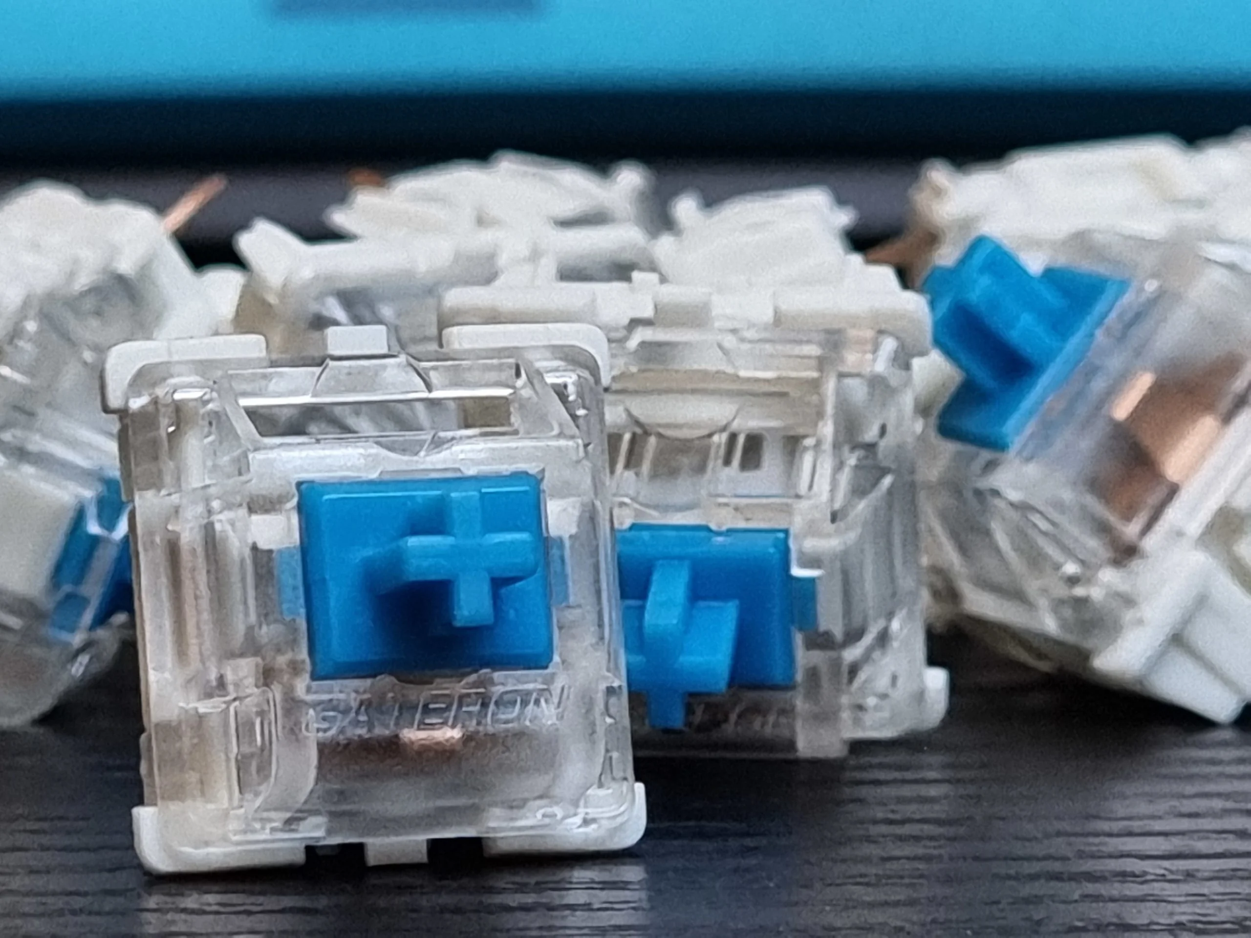 Gateron KS-9 Clicky RGB 3pin Switch - Blue (10pc per bag) - Compare ...
